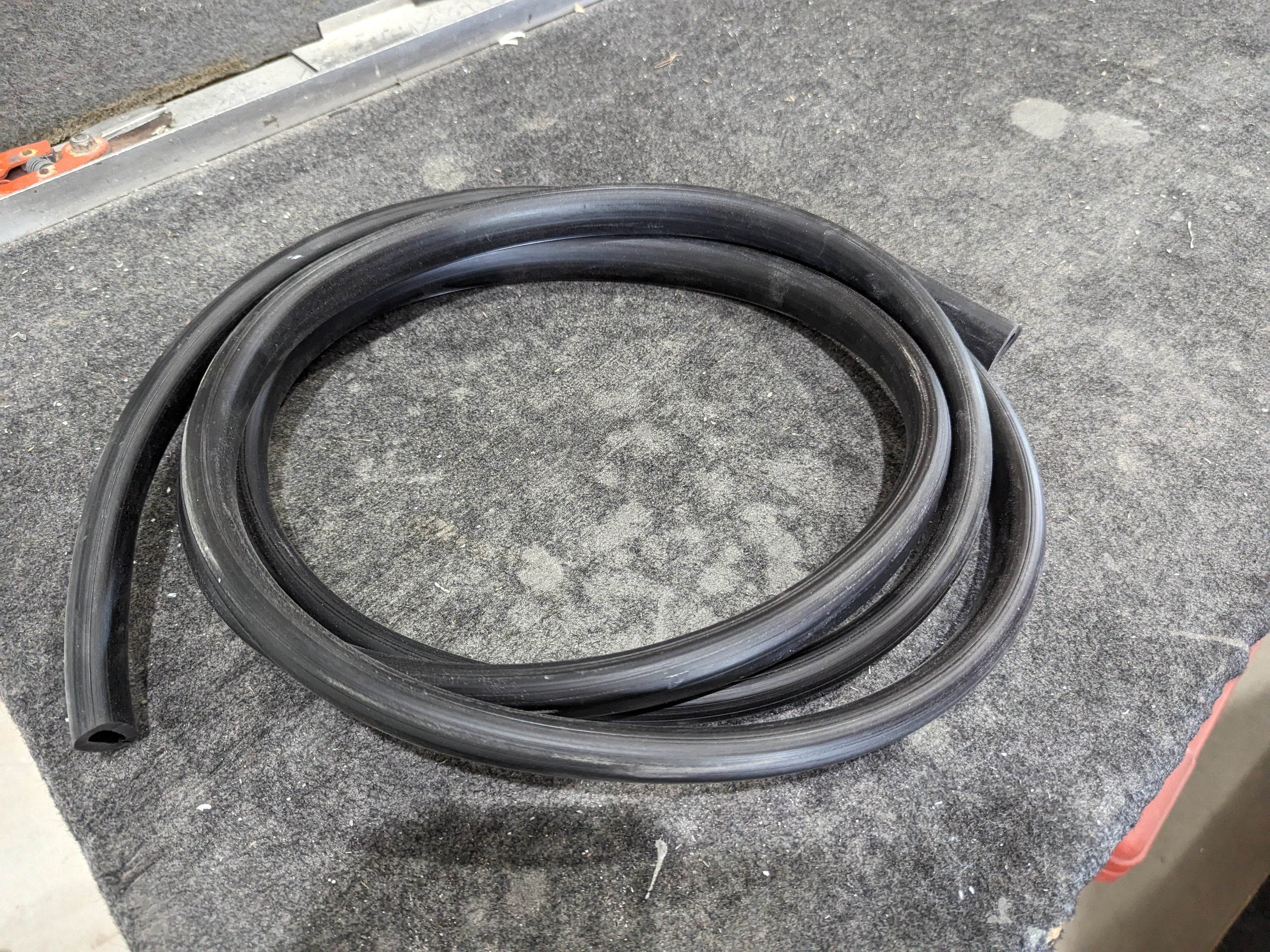 Canopy Seal P599 Front Pinchweld (per metre) – Fully Equipped Australia